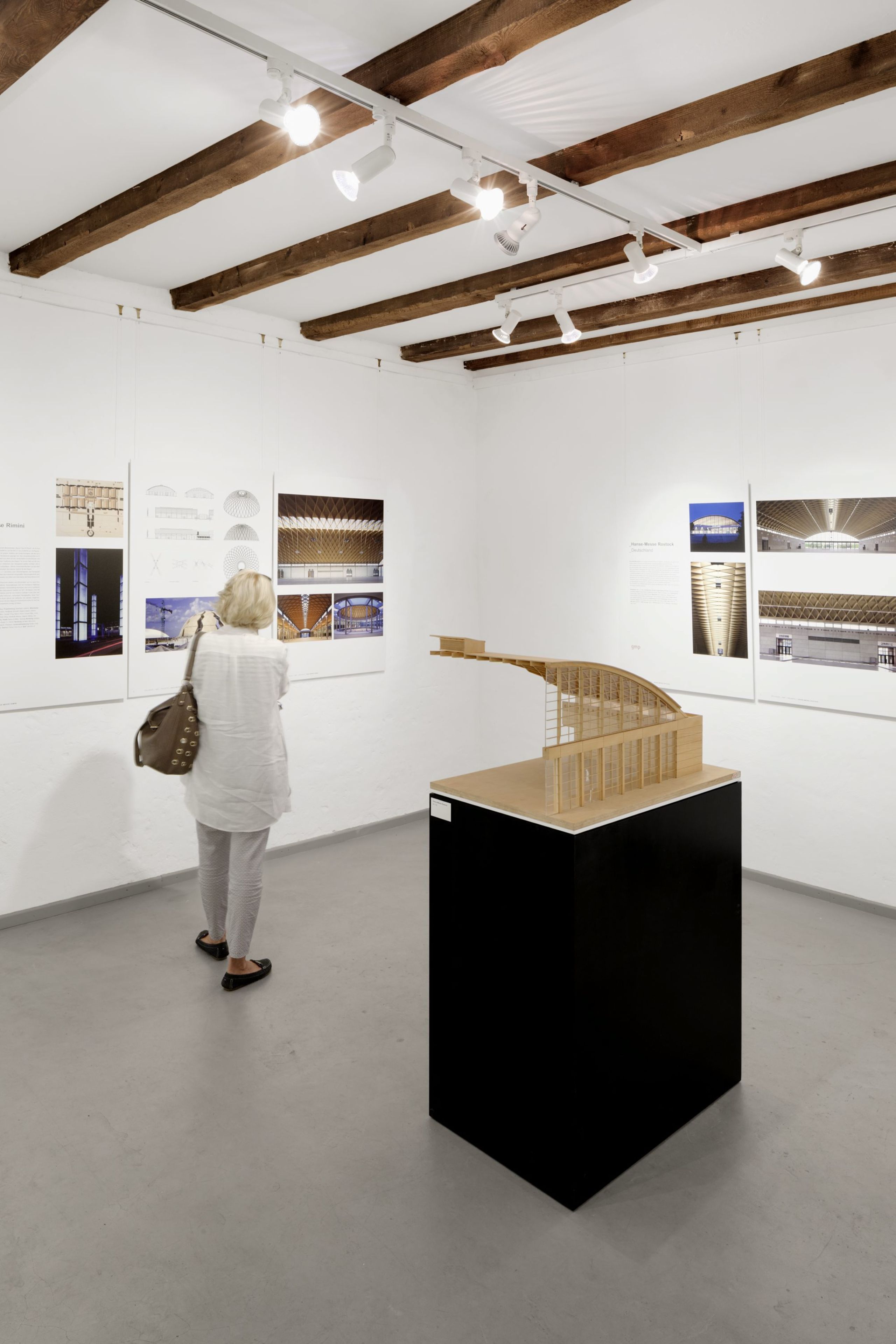 The Zollinger Roof "less is ... Future." Gallery Mutter Fourage - gmp ...