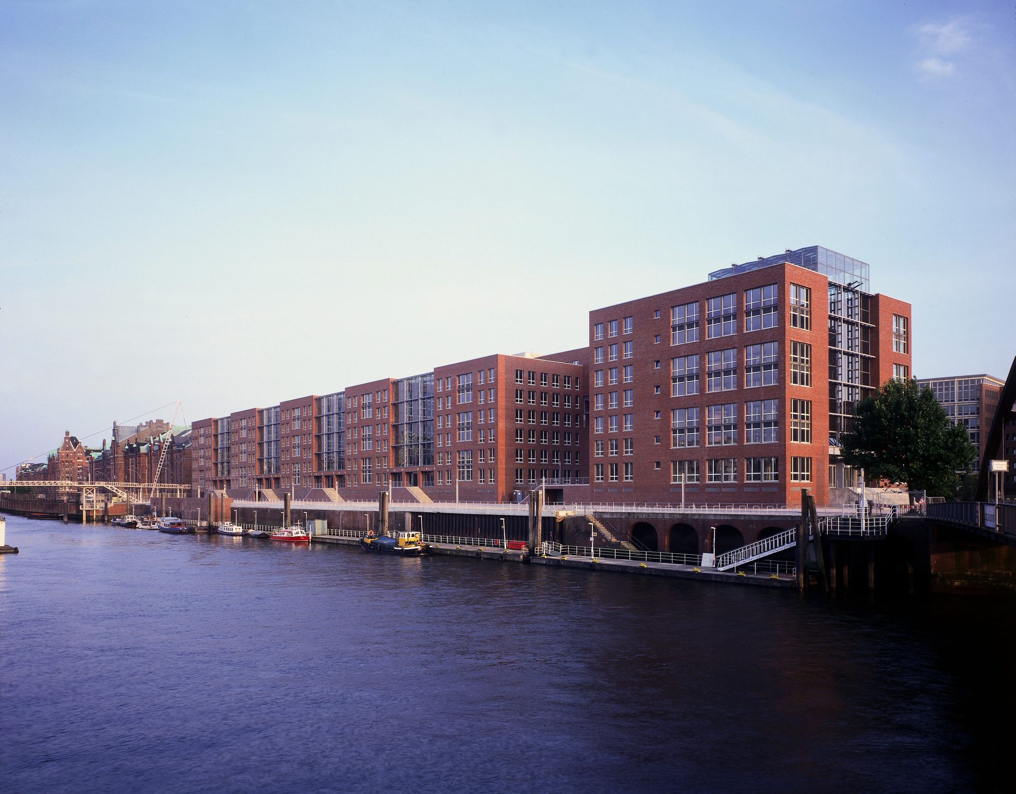 Hanseatic Trade Center, Kehrwiederspitze - Projects - gmp Architekten