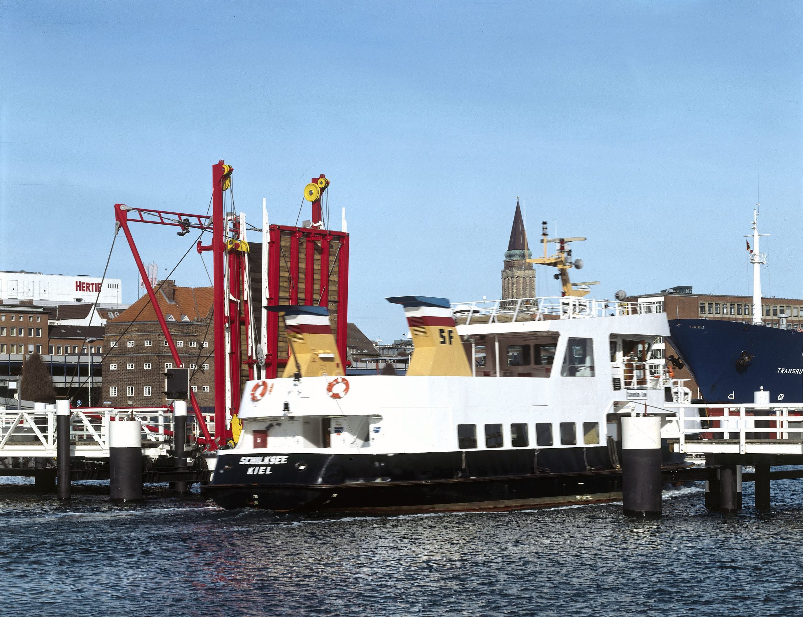 Bridge across the River Hörn - Projects - gmp Architekten