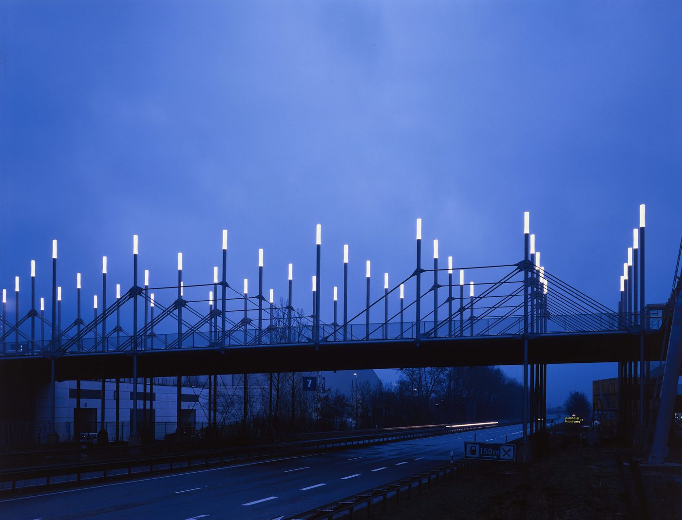 Pedestrian and Cycle Bridge over the Lübeck Town Moat - Projects - gmp ...