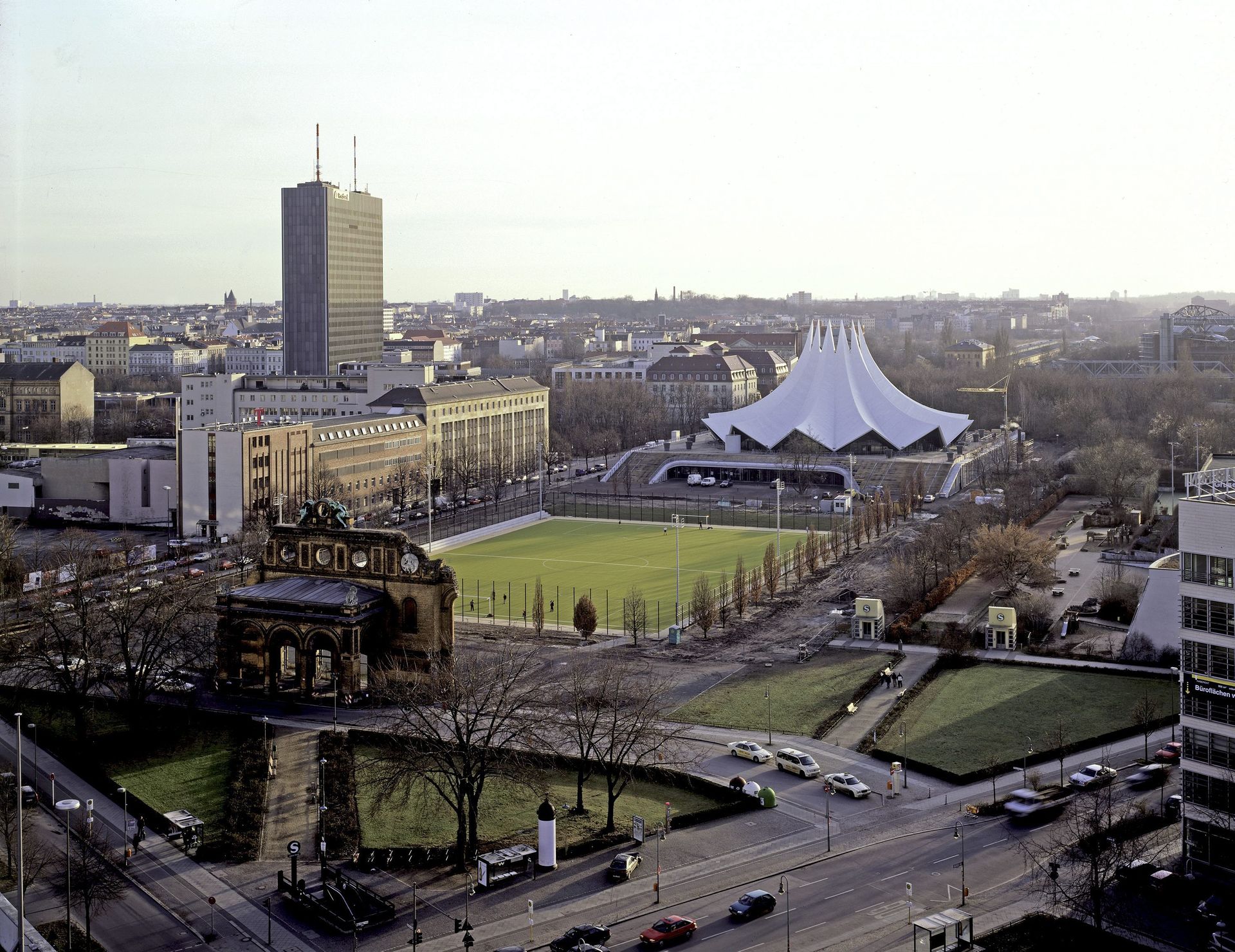 Tempodrom and Liquidrom - Projects - gmp Architekten