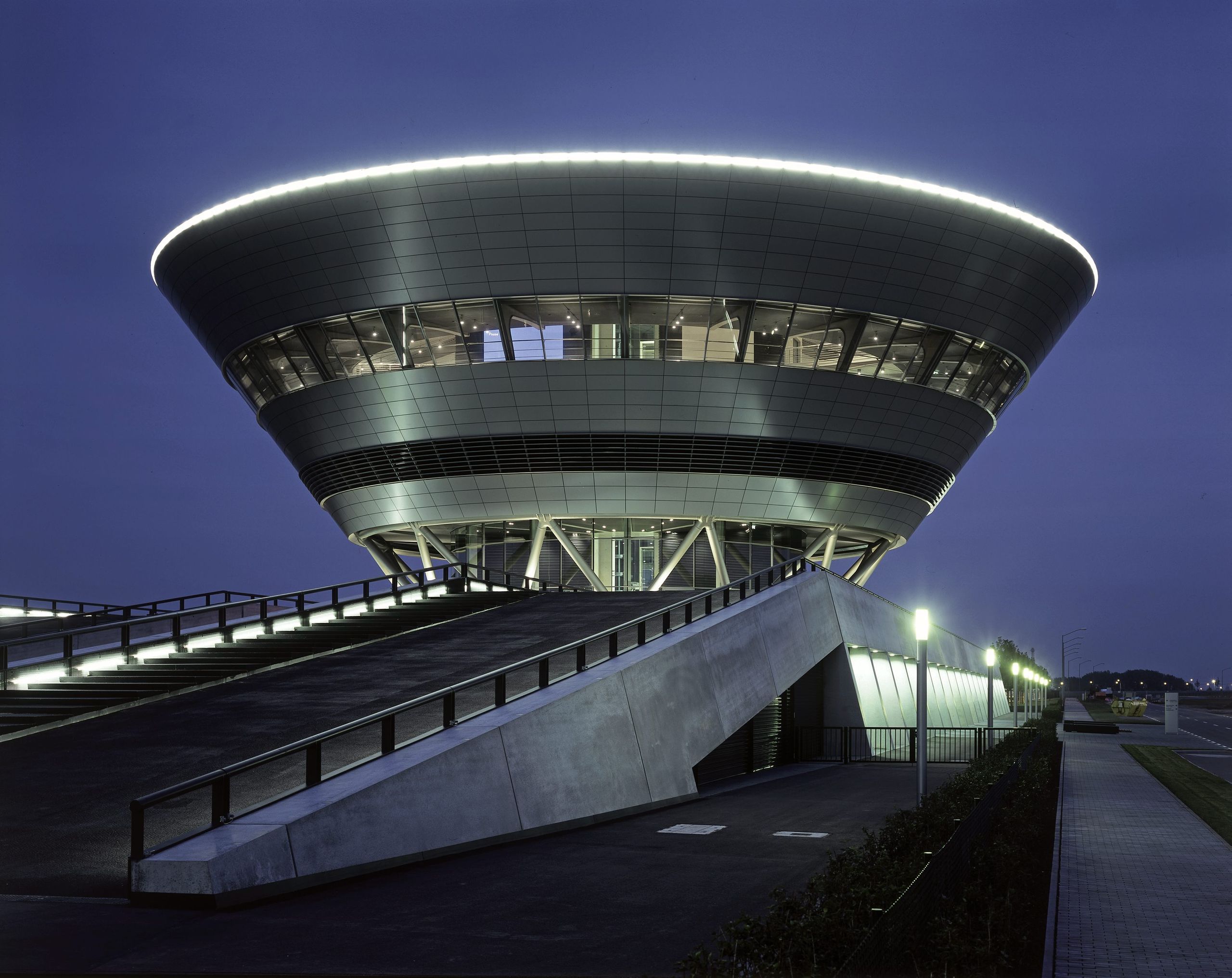 Porsche Center - Projects - gmp Architekten