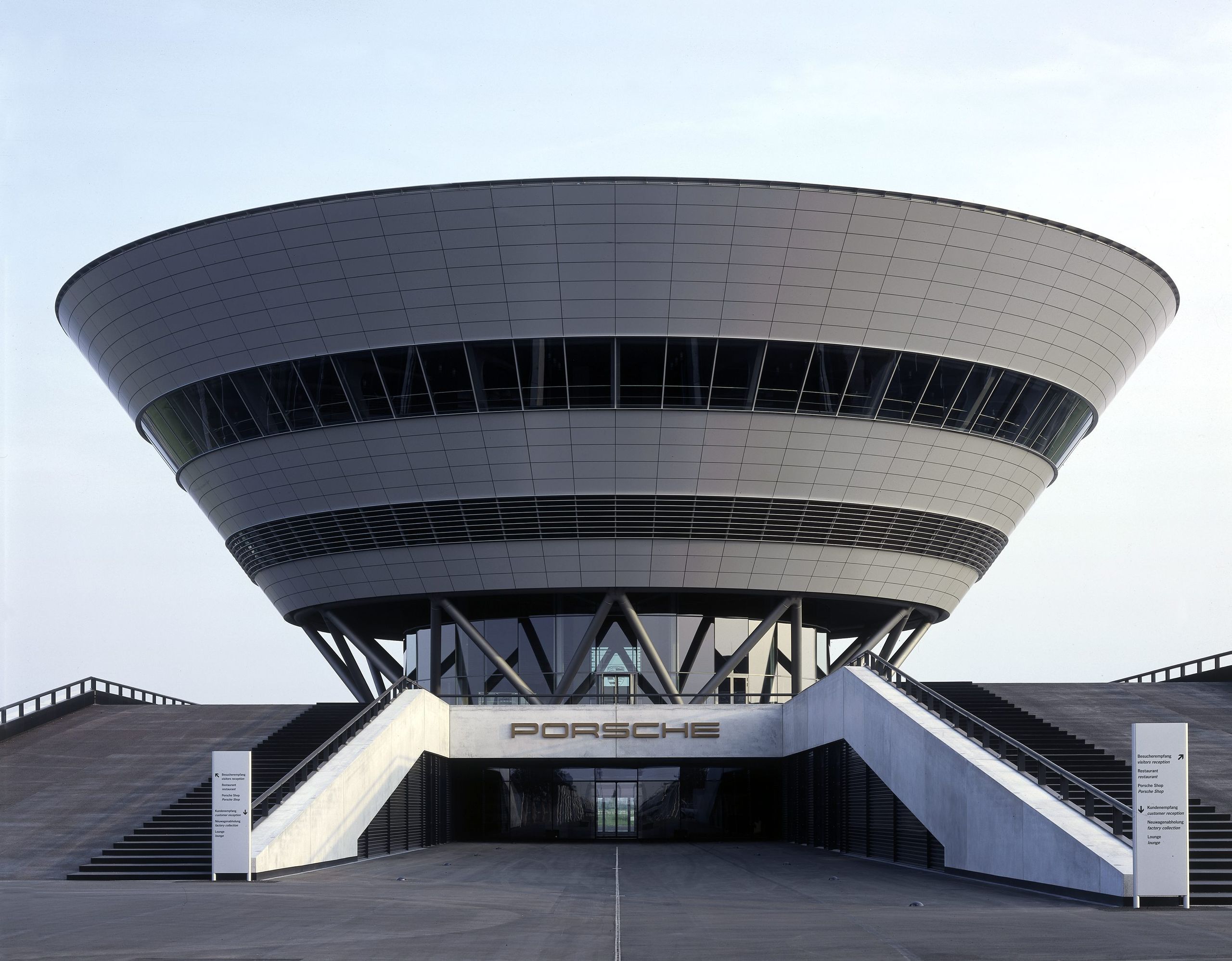 Porsche Center - Projects - gmp Architekten