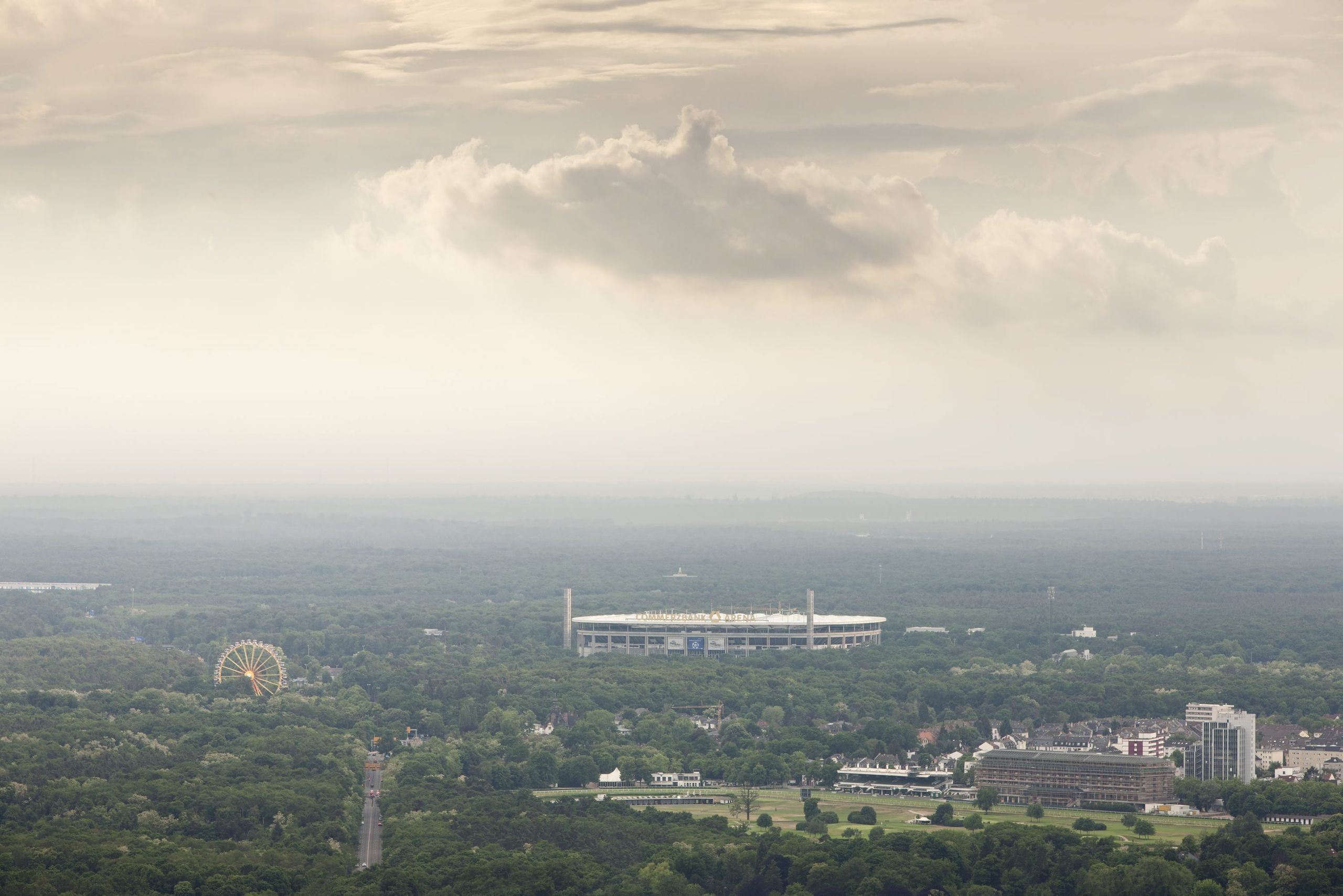 Deutsche Bank Park - Projects - gmp Architekten