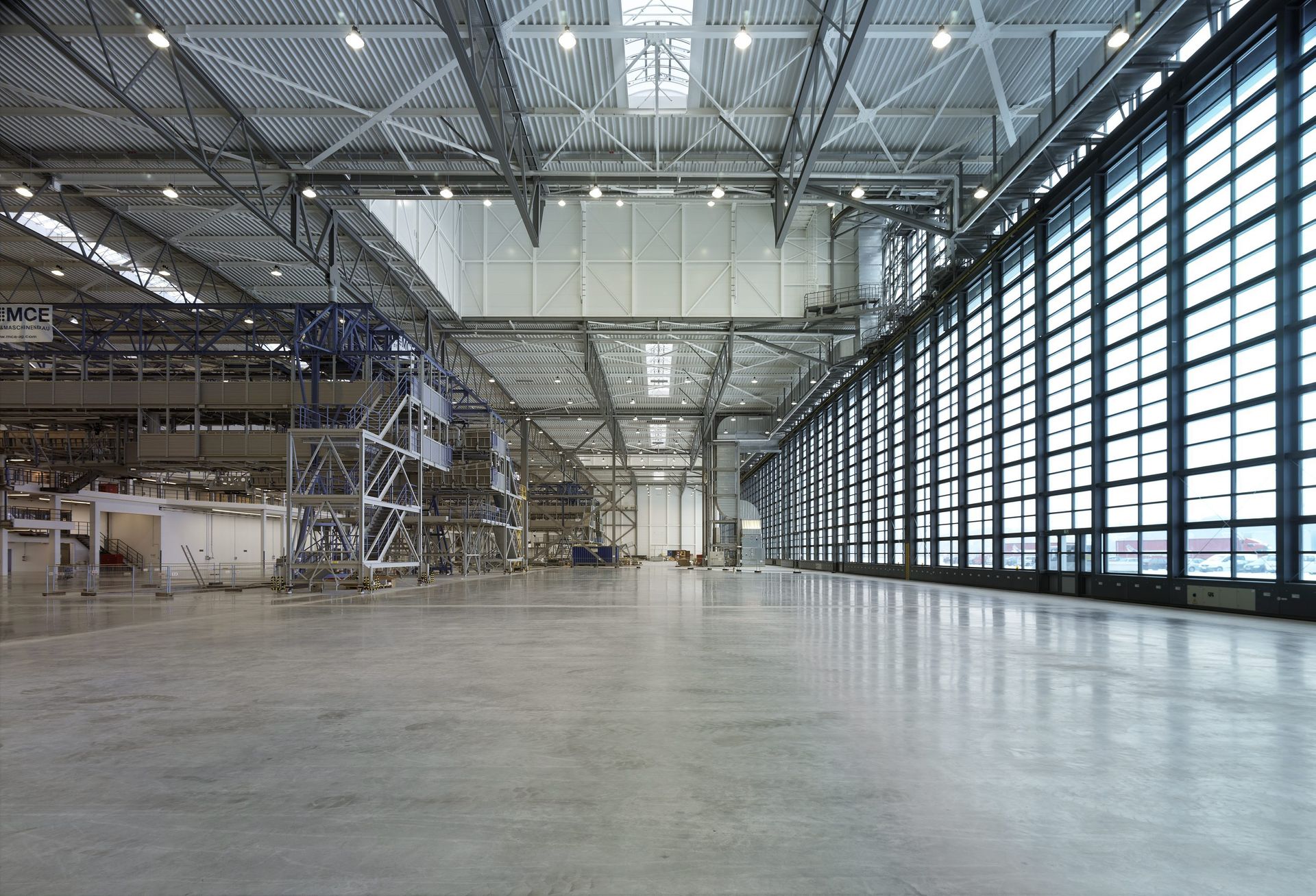 Airbus A380, Interior Equipment Assembly Hall - Projects - gmp Architekten