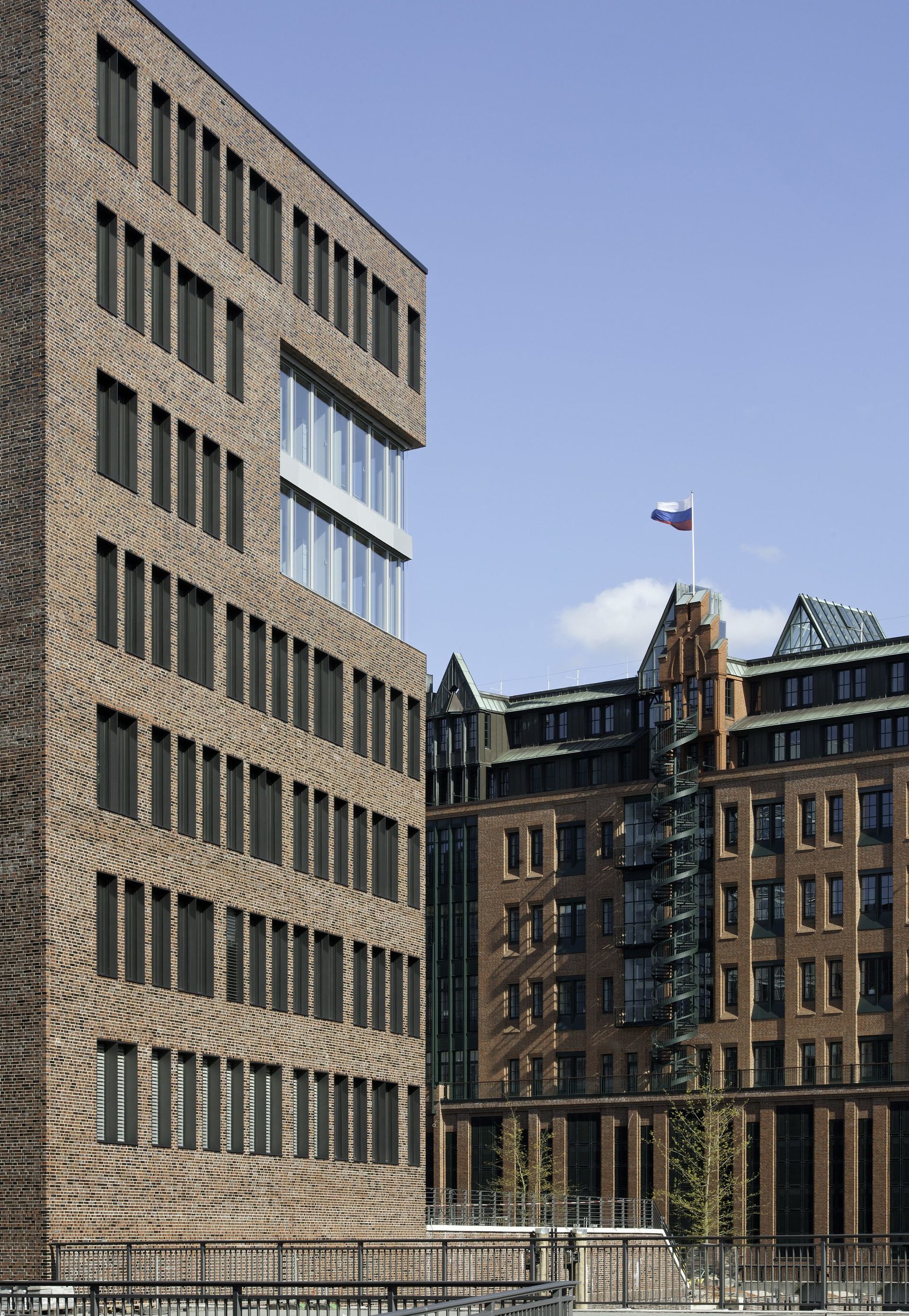 Office Building at Brooktorkai - Projects - gmp Architekten