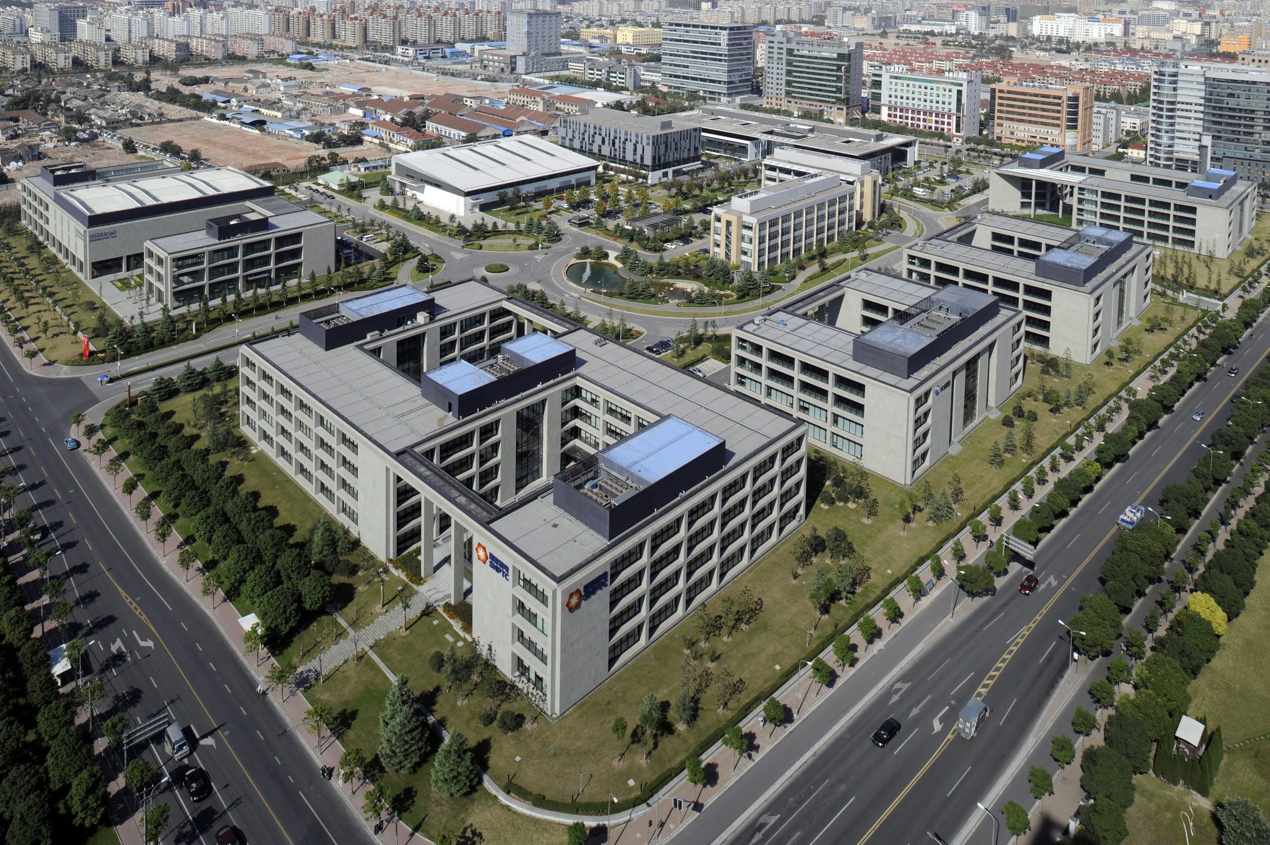 China Telecom Office and Technical Buildings B12&B13 - Projects - gmp ...
