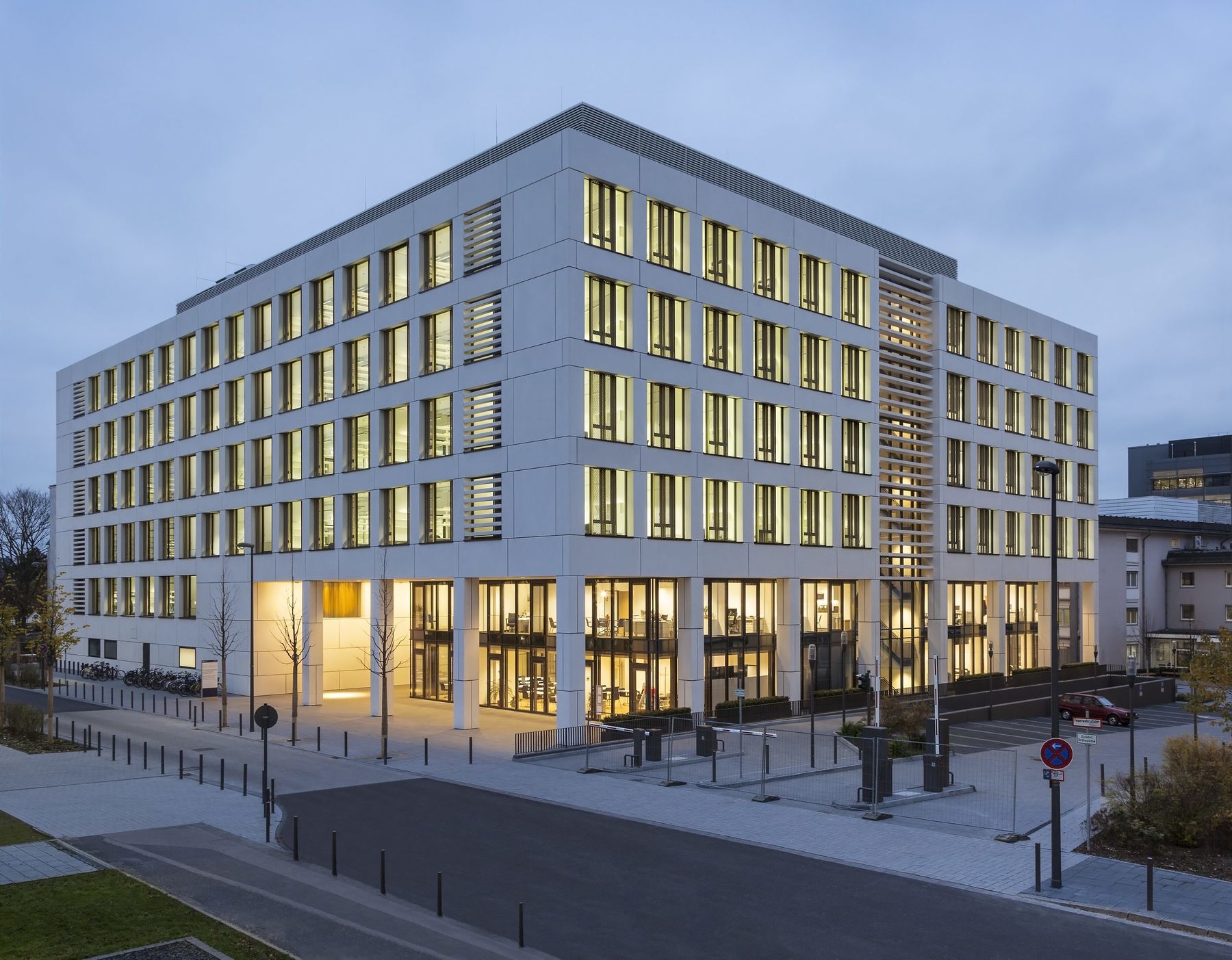 Laborgebäude für das Exzellenzcluster „CECAD“ der Uniklinik Köln und ...