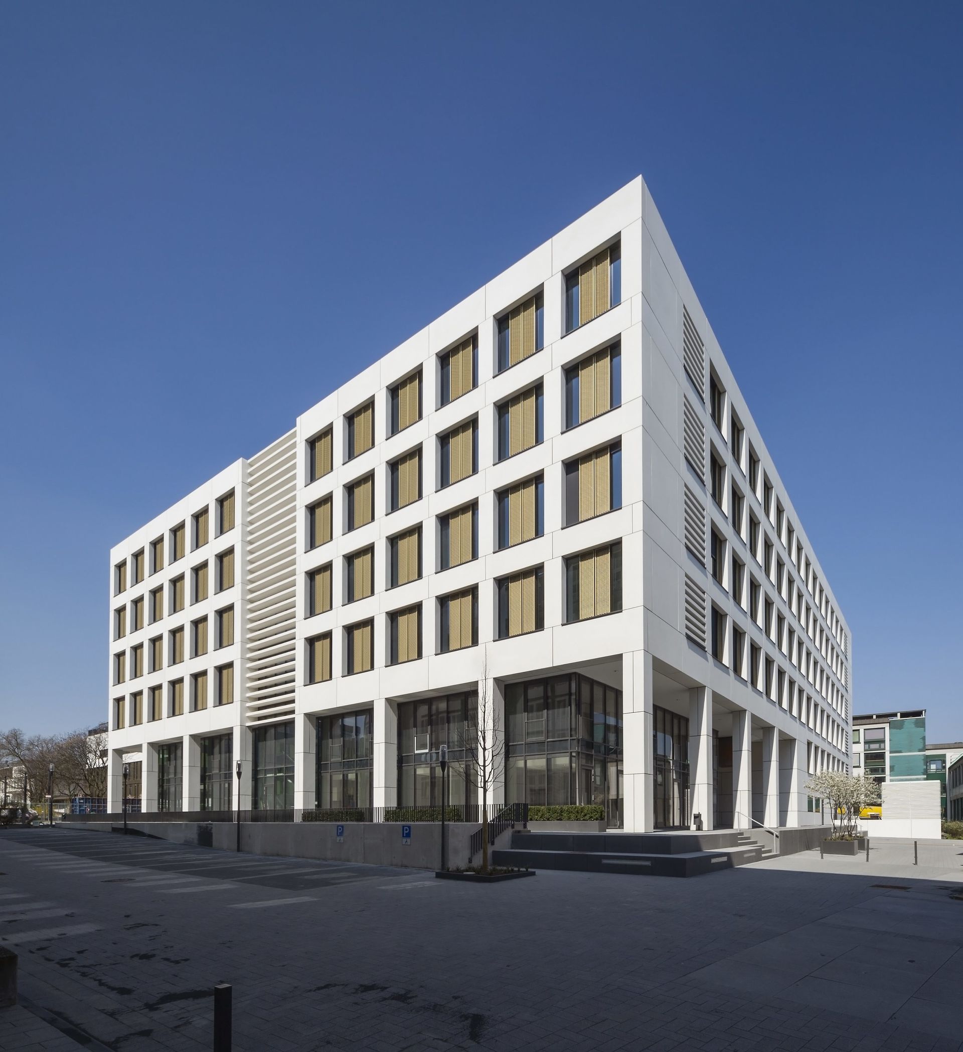 Laborgebäude für das Exzellenzcluster „CECAD“ der Uniklinik Köln und ...