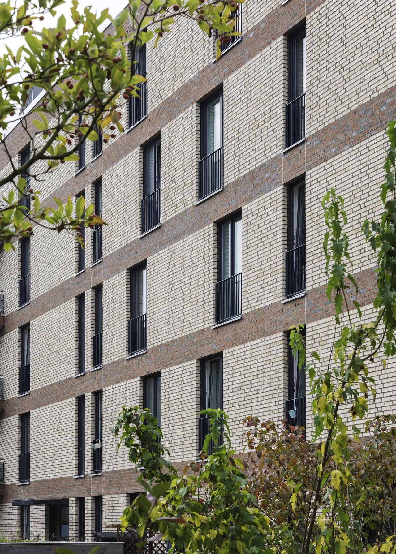 Saarlandstrasse / Alte Wöhr Residential Building - Projects - gmp ...