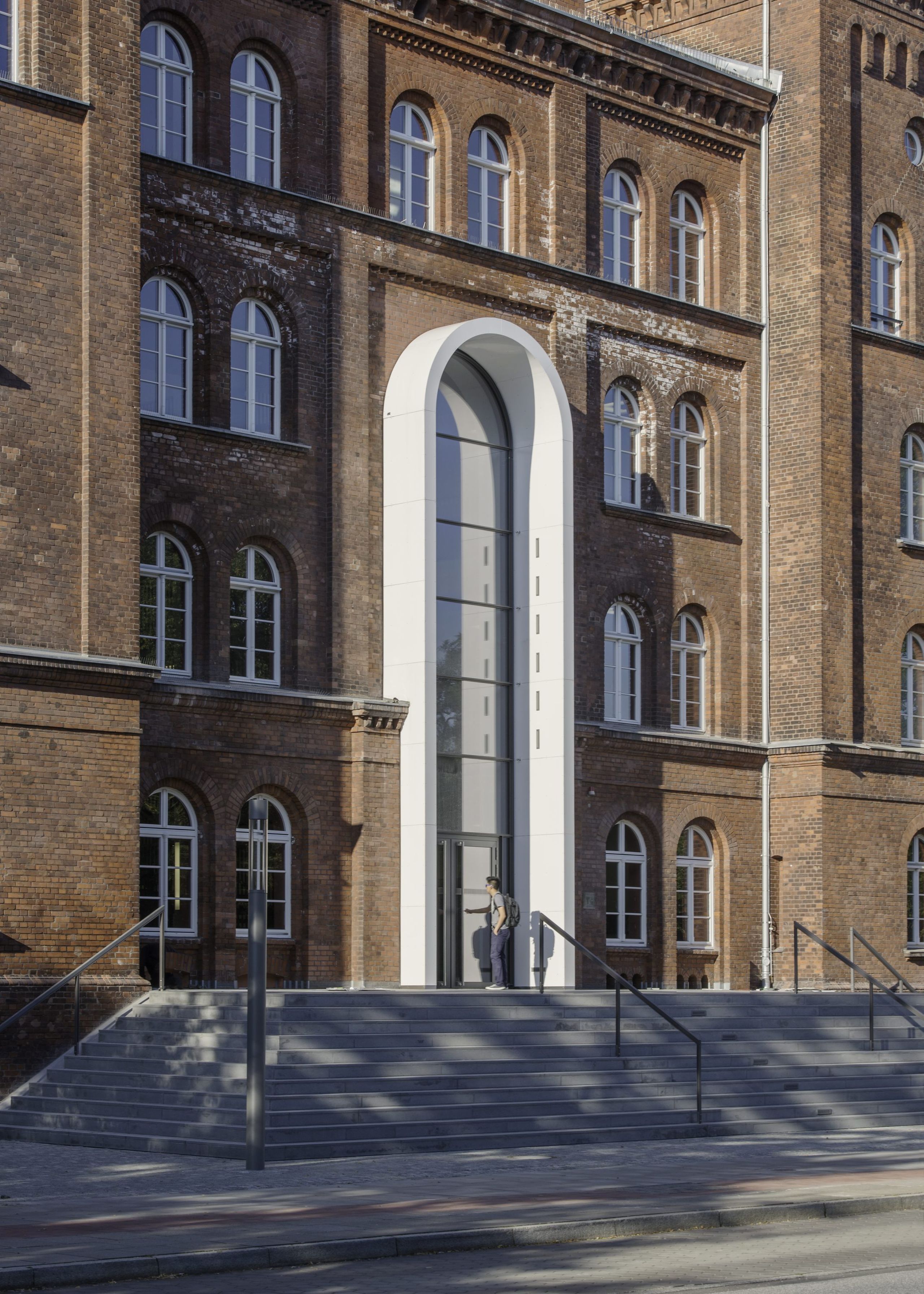 Main Building for Hamburg University of Technology, Schwarzenberg ...