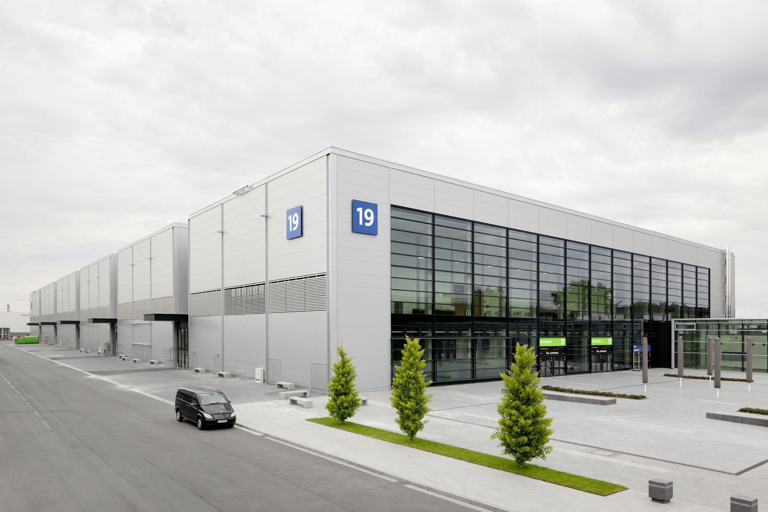 Messehalle 19/20 der Deutschen Messe Hannover - Projekte - gmp Architekten