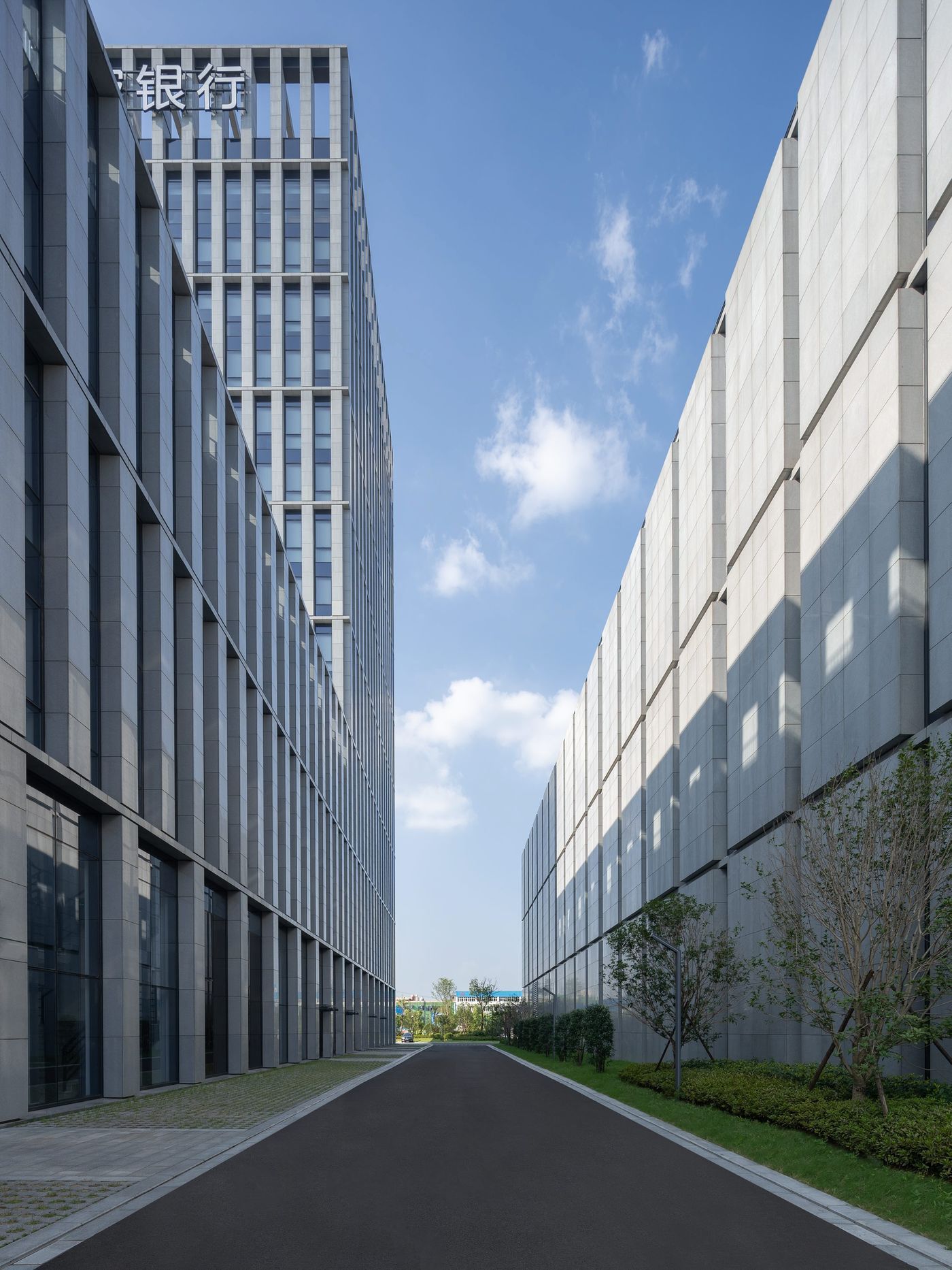 Ningbo Bank Data Center - Projects - gmp Architekten