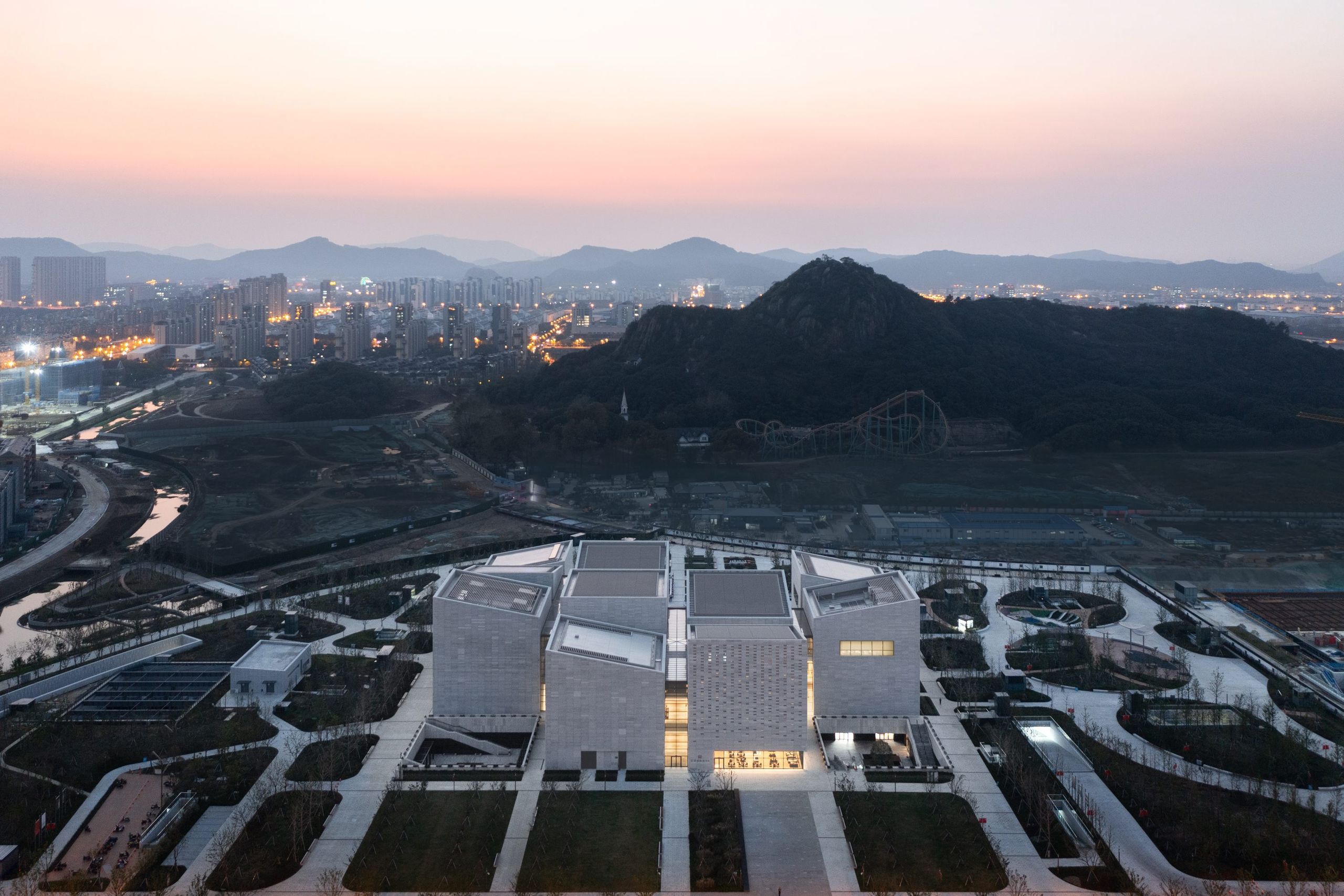 Ningbo Beilun Culture Center - Projects - gmp Architekten