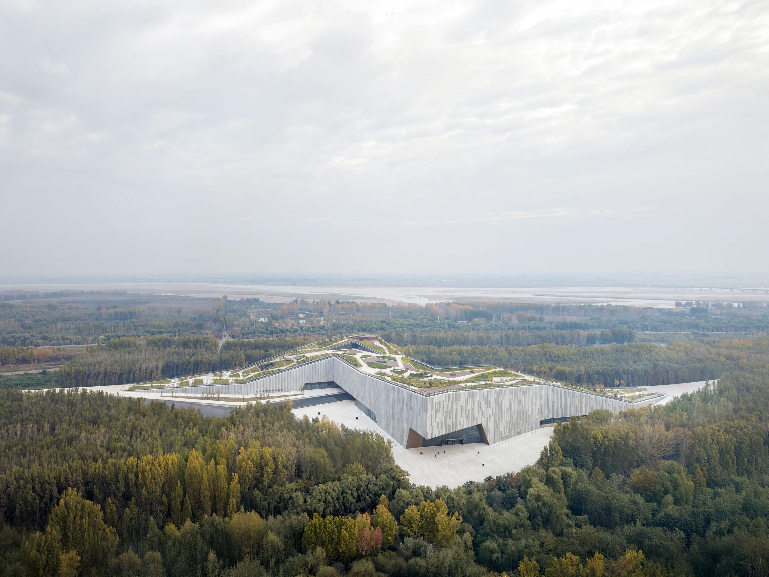 Yellow River National Museum in Zhengzhou Museum Building and Park ...