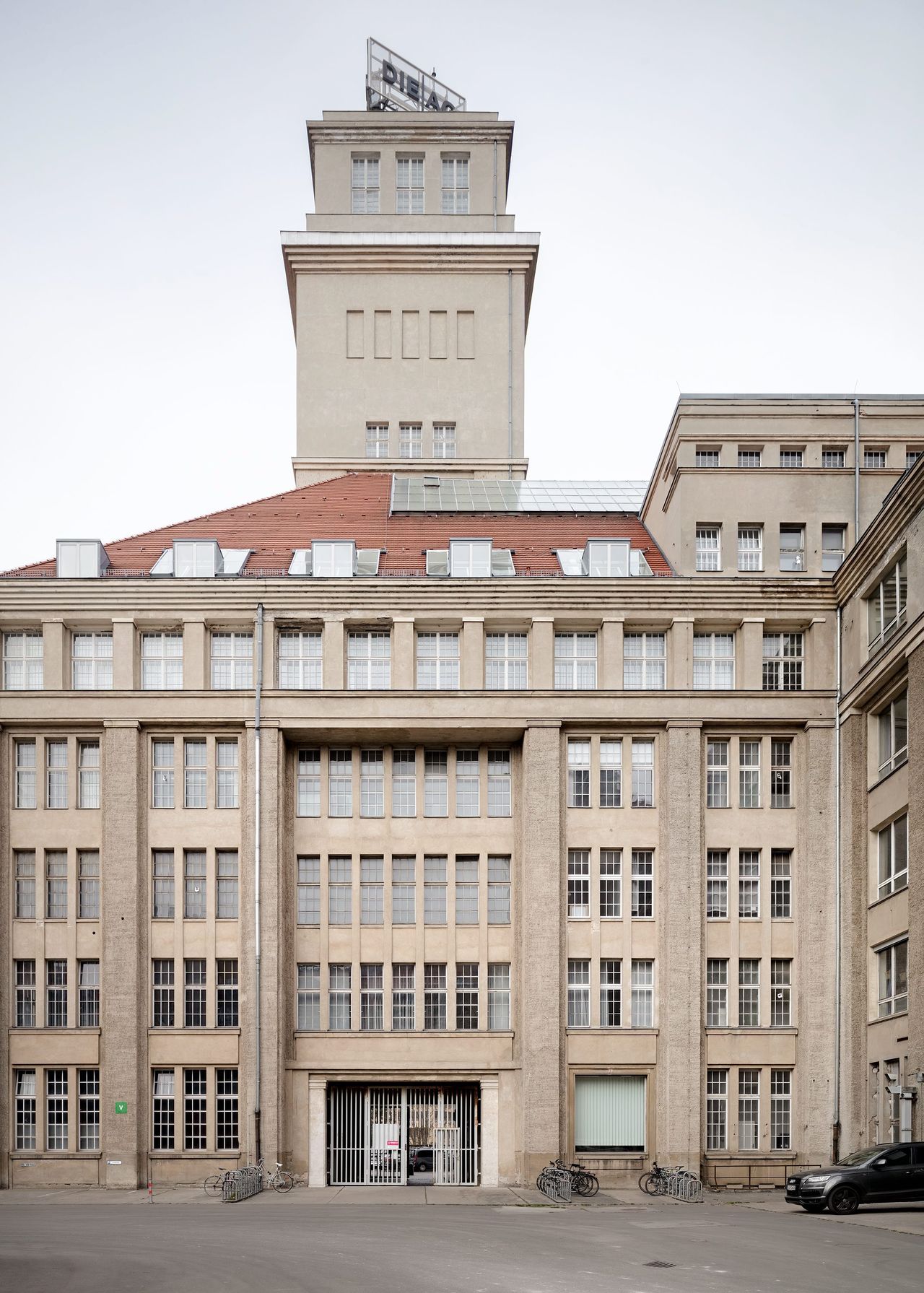 Peter Behrens Building - 项目 - gmp Architekten